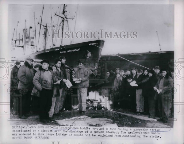 1954 A sympathy strike in New York. - Historic Images