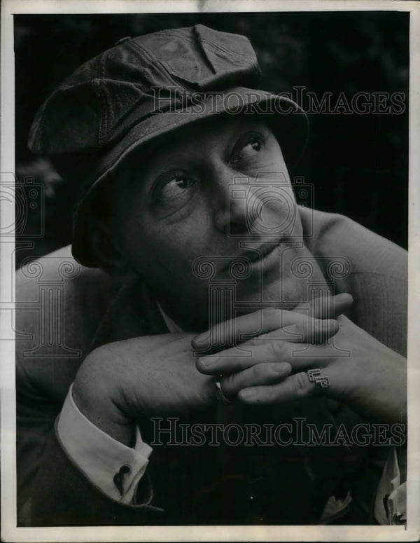 1946 Press Photo Ducky leather modeled by Lew Parker Cap - nea29768 ...