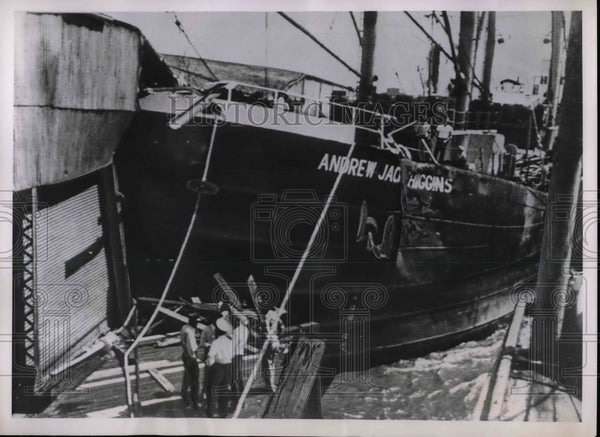 1951 SS Andrew Jackson Higgins Involved in Collision in New Orleans ...