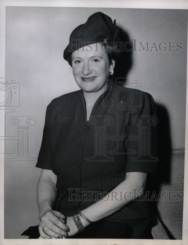 1947 English Actress Miss Jean Webster Brough After Arriving To US ...