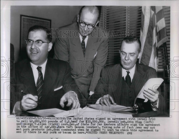 1956 Press Photo Agreement with Israel signed Israeli Amb. Abba Eban a ...
