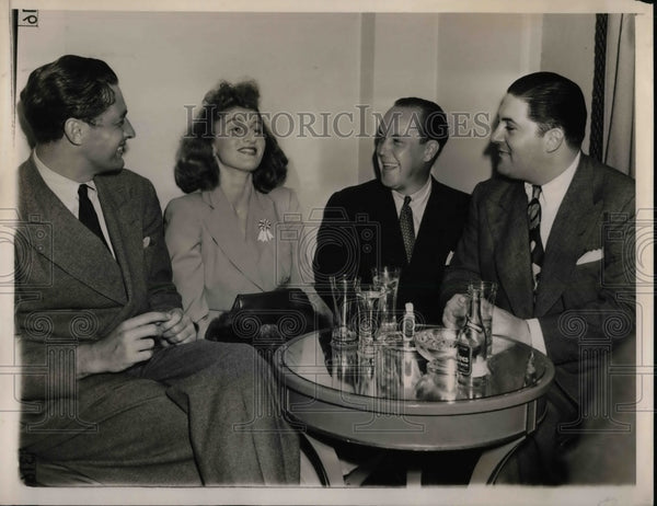 1940 F Shields, Maria Torlonia, J Kearns, R Lauthier at Cafe Pierri ...