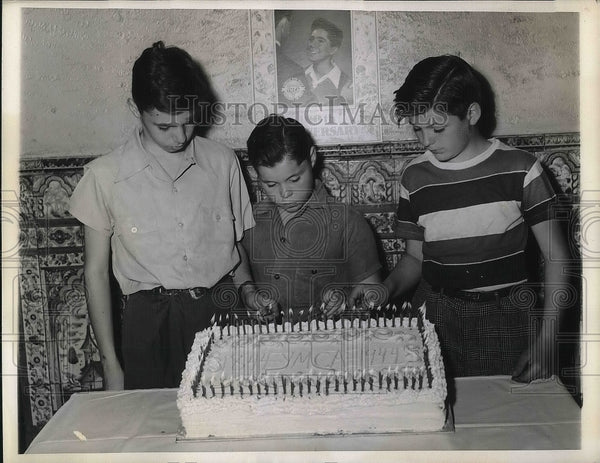 1944 Bob Barry, David Knickerbocker, Richard Dalton, Cake for YMCA ...