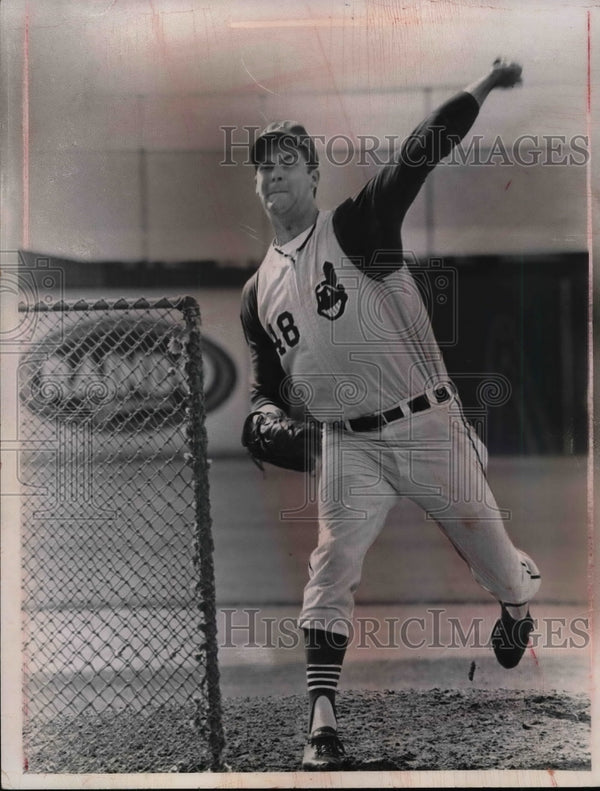 1968 Press Photo Cleveland Pitcher Sam McDowell At Batting Practice ...