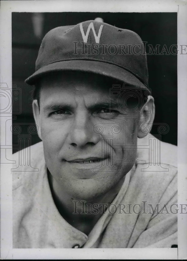 1938 Press Photo Pete Appleton, Pitcher, At Spring Training Of Senator ...