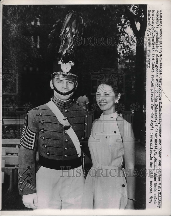 1951 Press Photo Cadet Captain Gordon Danforth & J Schwartz at US Mili ...