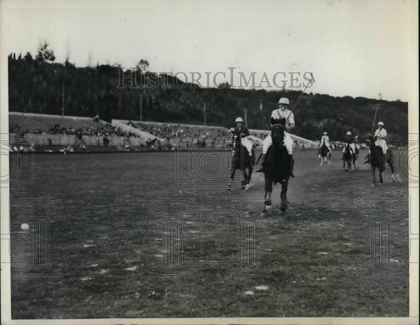 1933 Press Photo Mrs Carl Beal on Womens Polo grounds - nea50127 ...