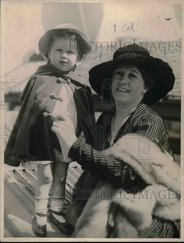 1919 Mrs Carl Crow and Daughter Betty - Historic Images