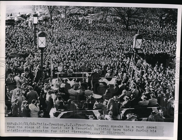 1952 President Harry Truman Speaks To Crowd At World War I Memorial ...