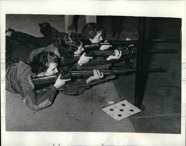 1938 Press Photo Betty McCutheon, Marie Bader and Florence Funston - n ...