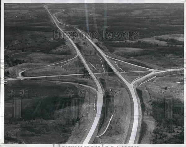 1962 Kentucky's Modern Interstate Highway - Historic Images