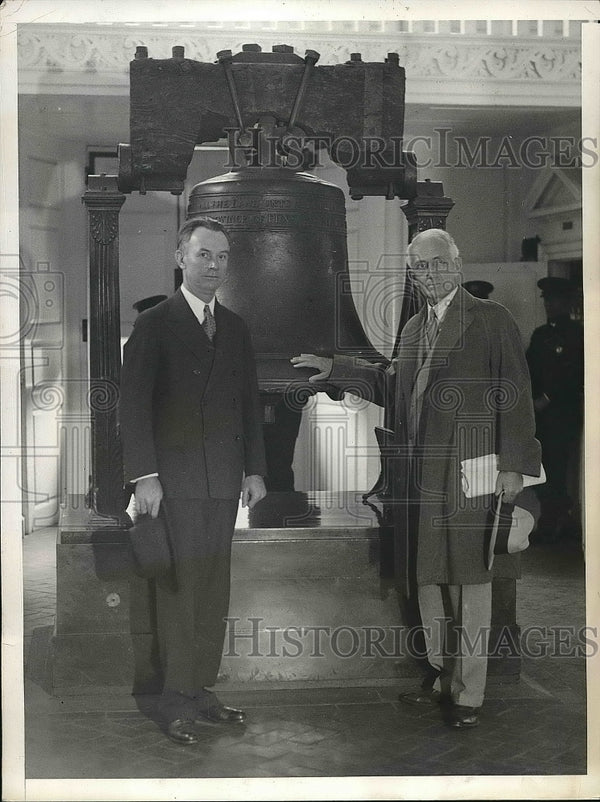 1932 Gov. Doyle Carlton and Clayton Cooper in front of Liberty Bell ...