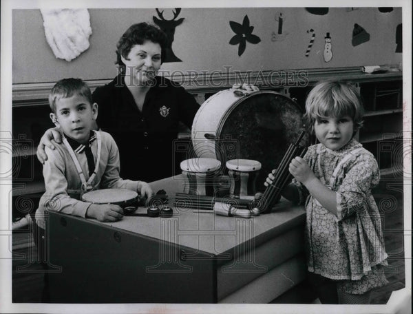 Press Photo Michael Murray, Mrs. Roy Porterfield, & Tracey Smith - nea ...