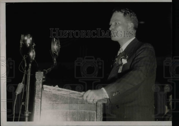 1935 John Hamilton of Kansas speaks about economics - Historic Images