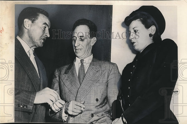 1949 Vincent Hallinan and Mr. and Mrs. Harry Bridges - Historic Images