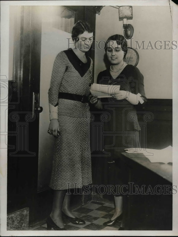 1931 Marie Phillips. Lillian Stephens, bank employees who were ...