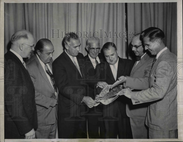 1957 Newspaper officials attending ROP Color Conference, Chicago ...