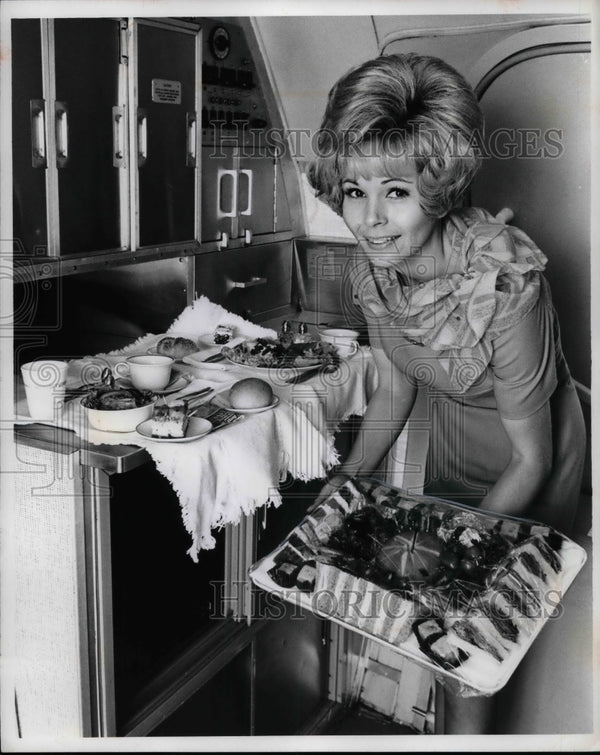 1969 Press Photo Terry Ring Cooking - nea75141 - Historic Images