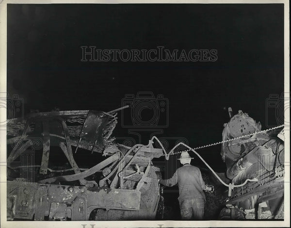 1938 Work crews searching remains of train wreck - Historic Images