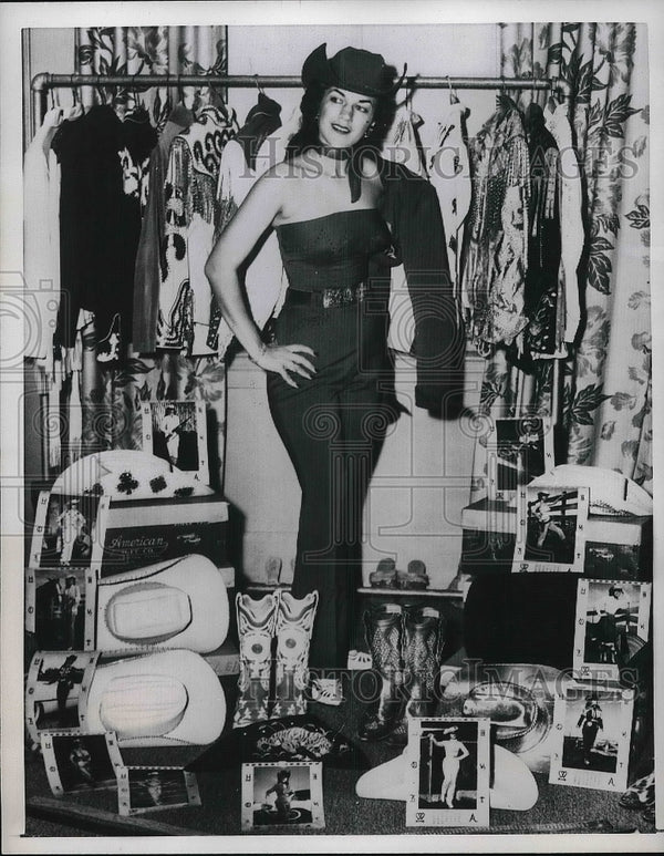 1957 Mrs. Dotty Lawrence models off - Historic Images