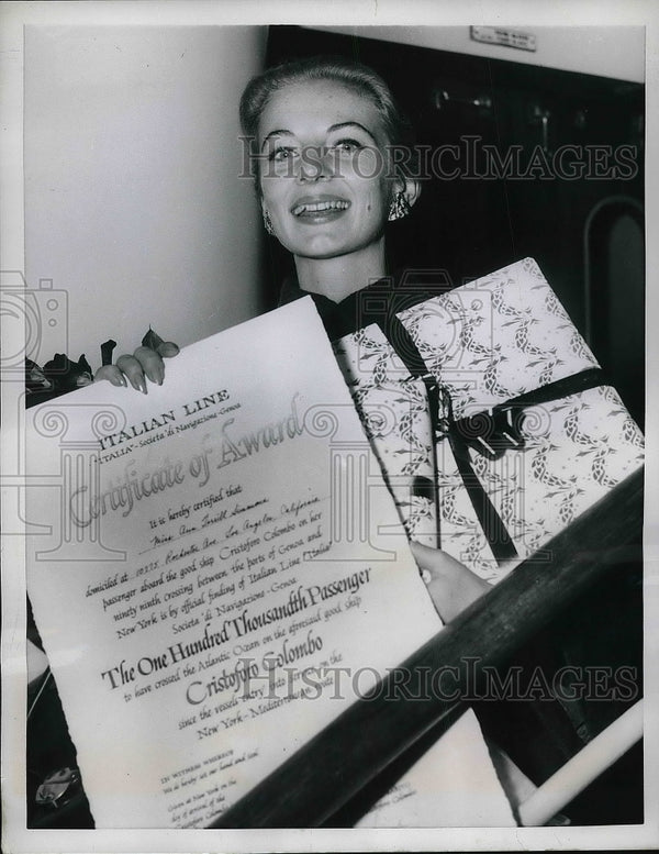 1957 Terry Webber Arrives in New York - Historic Images