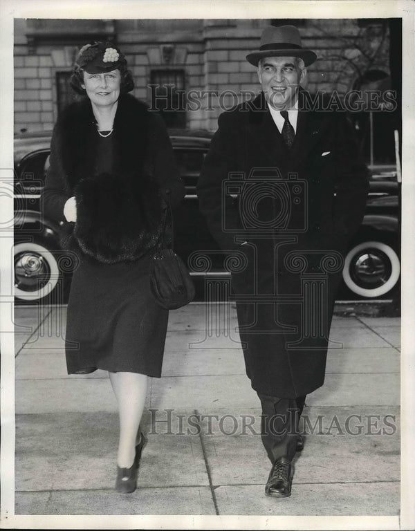 1940 Press Photo Federal security administrator Paul McNutt and Mrs. M ...