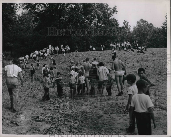 1951 Campers at Red Wing camp near Cleveland, Ohio - Historic Images