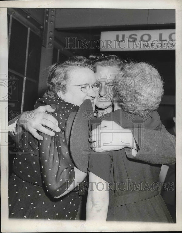 1944 Sgt James Northrup with Family - Historic Images