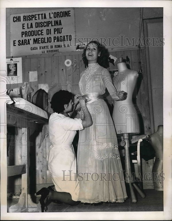 1939 Press Photo Elena Zareschi Fitted For Dress She Will Wear In Play ...