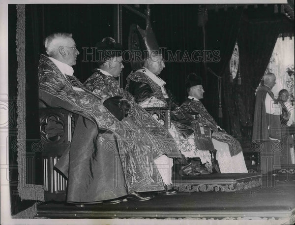 1934 George Cardinal Mundelein Seated On Throne & D.J. Dunne - Historic ...
