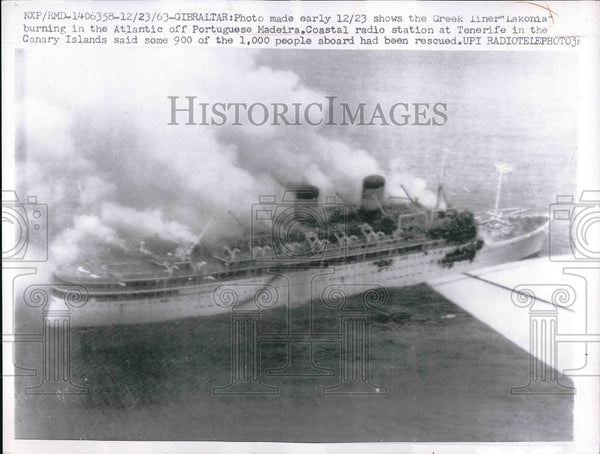 1963 Green Ocean Liner Lakonia On Fire Off Coast - Historic Images