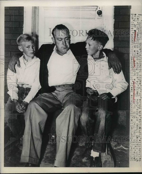 1943 Bruce Neeley, Andrew and Amos in hospital after fire - Historic Images