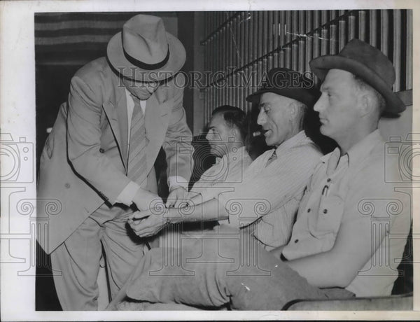 1944 Press Photo Chief W.C. O'Lee, Roy Yates Harold and Dennis ...