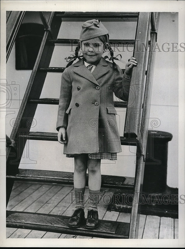 1939 Marietta Labastille On Board The SS Santa Maria - Historic Images