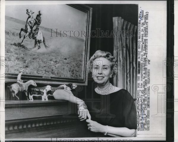 1959 Press Photo Mrs Clark Thompson wife of Texas congressman poses in ...