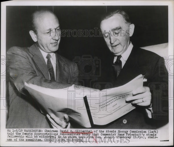 1949 Press Photo David Lilienthal of Atomic Energy Commission, Sen. O ...