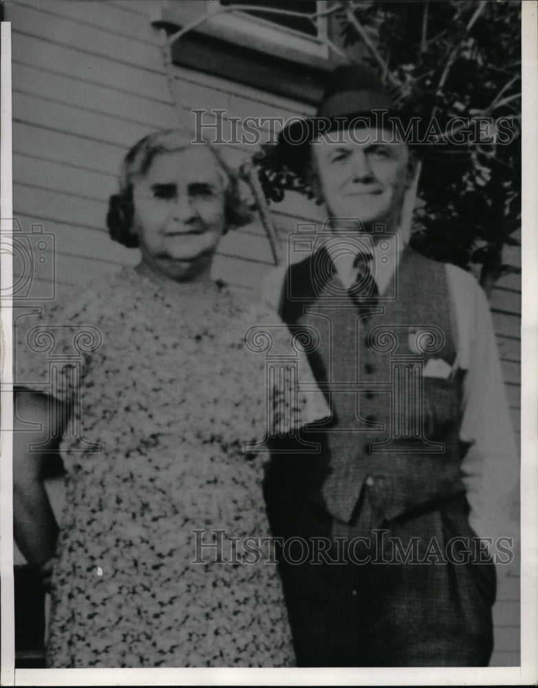 1939 Press Photo Albert Singer & wife Frances before he murdered her i ...