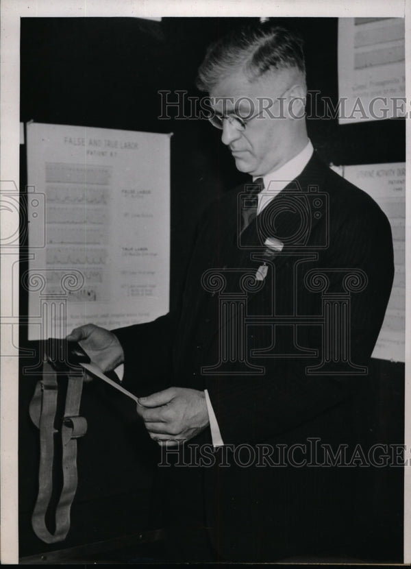 1939 Press Photo Dr. Douglas Murphy, Assistant Professor of Obstetrics ...