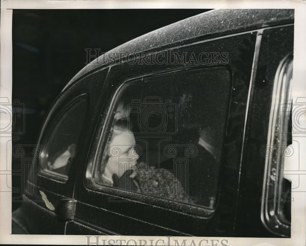 1946 NYC, Pearl Lusk in police custody for a shooting - Historic Images
