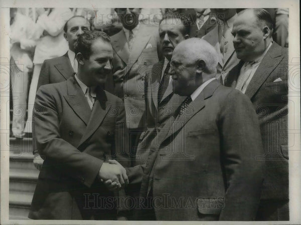 1933 Jimmy Mattern Is Greeted By Mayor John O'Brien In New York City ...