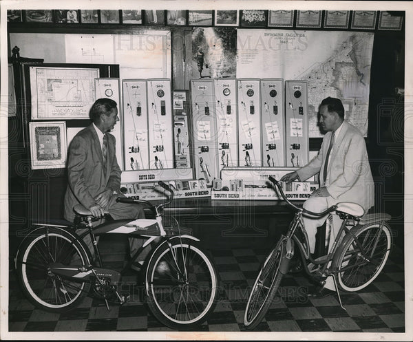 1953 Harold Lausche & John Nagy To Award Prizes For Winning - Historic ...