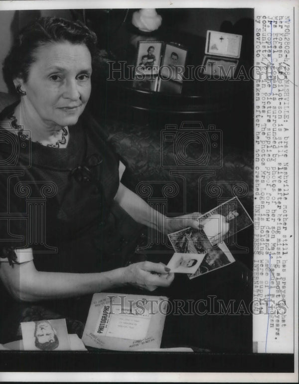 1959 A Nashville mother holding a photo of her son who is off at war ...