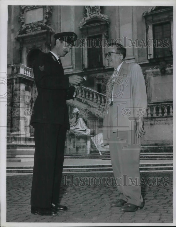1952 Press Photo Joseph Weinstein, Pres. of May's Department Store ...