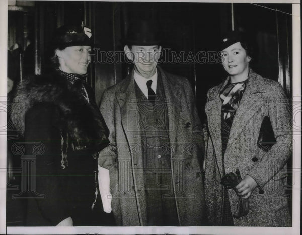 1936 Sir Roger Keyes Departs London With His Wife And Daughter ...