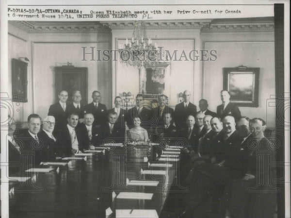 1957 Press Photo Queen Elizabeth & Privy Council at Government House ...