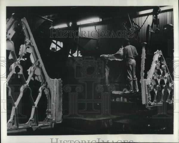 1962 ALCOA produces 51lb castings main deck frames Brunswick Corp ...