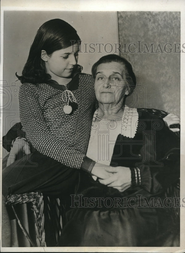 1932 Press Photo Mary E Burnside & grandmother Mrs Lillian Rich, court ...