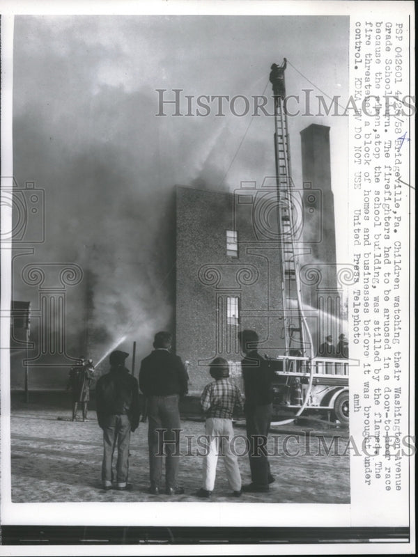 1958 Children watched as Washington Avenue Grade School burn - Historic ...