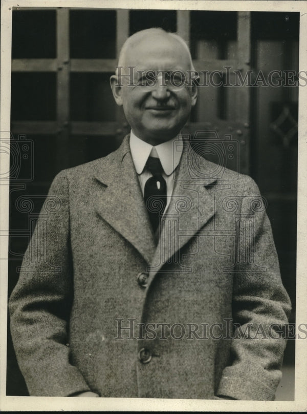 1926 Reverend Seaman Poses For Photo - Historic Images