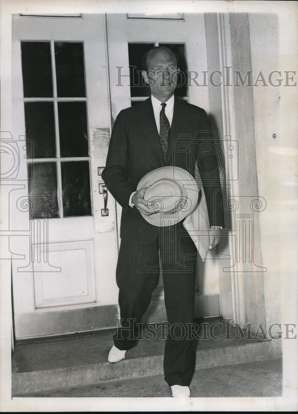 1939 David E. Lilienthal leaving the White House. - Historic Images
